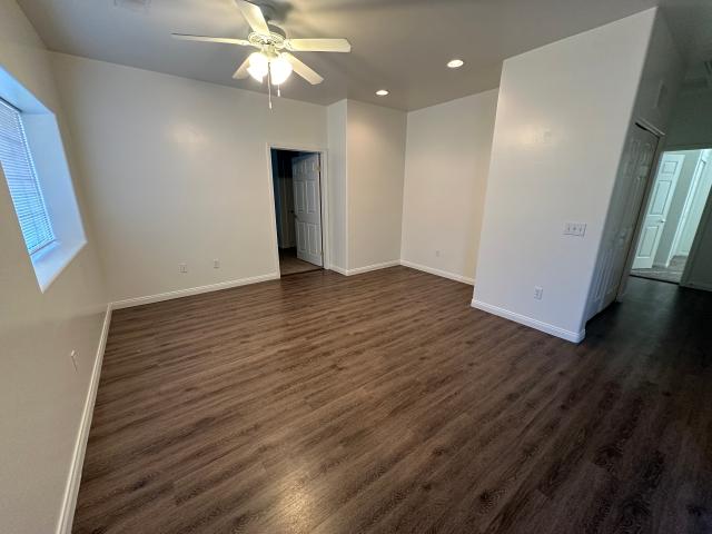 2 BR, 2 BA Apartment 718 Orchid Dr, Bakersfield, CA 93308