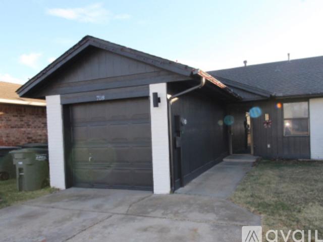 2 BR, 2 BA Apartment 718 Swan Lake Rd, Unit 718, Edmond, OK 73003