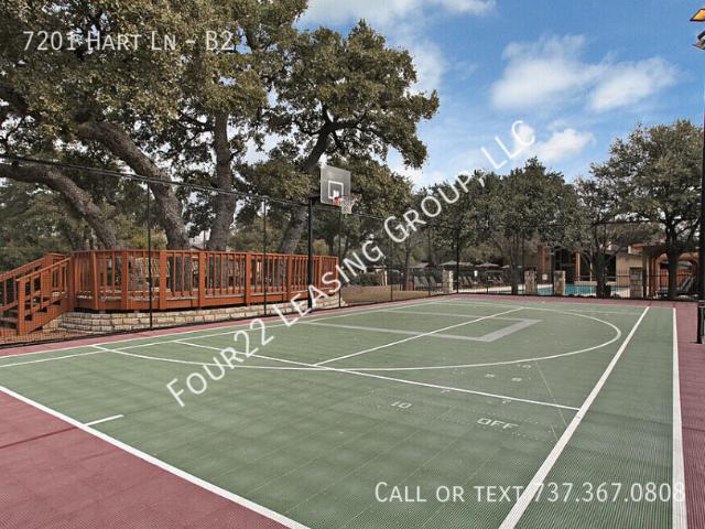 2 BR, 2 BA Apartment 7201 Hart Ln, Austin, TX 78731