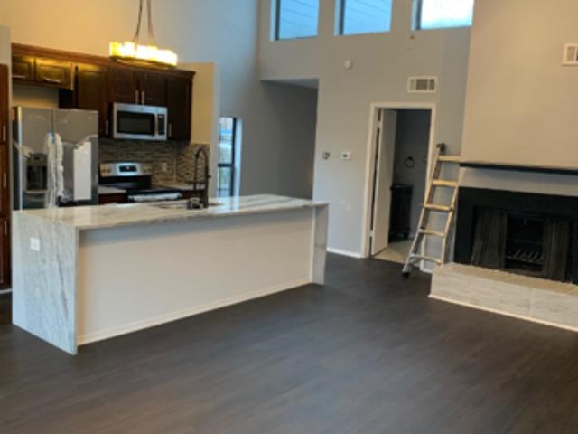 2 BR, 2 BA Apartment 7215 Holly Hill Dr, Unit 101, Dallas, TX 75231