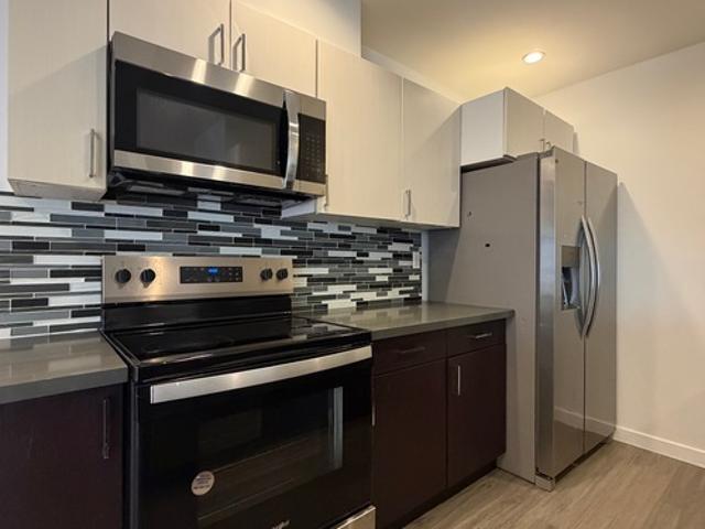 2 BR, 2 BA Apartment 7224 Hillside Ave, Unit 17, Los Angeles, CA 90046