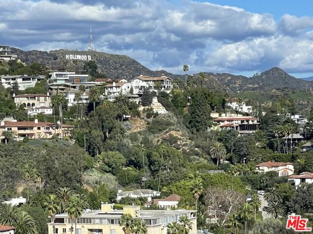2 BR, 2 BA Apartment 7250 Franklin Avenue, Los Angeles, CA 90046