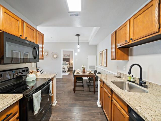 2 BR, 2 BA Apartment 7250 West Greens Rd Unit 9 910, Houston, TX 77064