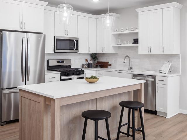 2 BR, 2 BA Apartment 725 S Plaza Way Unit 102, Saint Paul, MN 55120