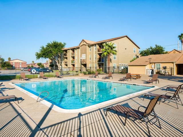 2 BR, 2 BA Apartment 7302 Heards Ln Unit 713, Galveston, TX 77551