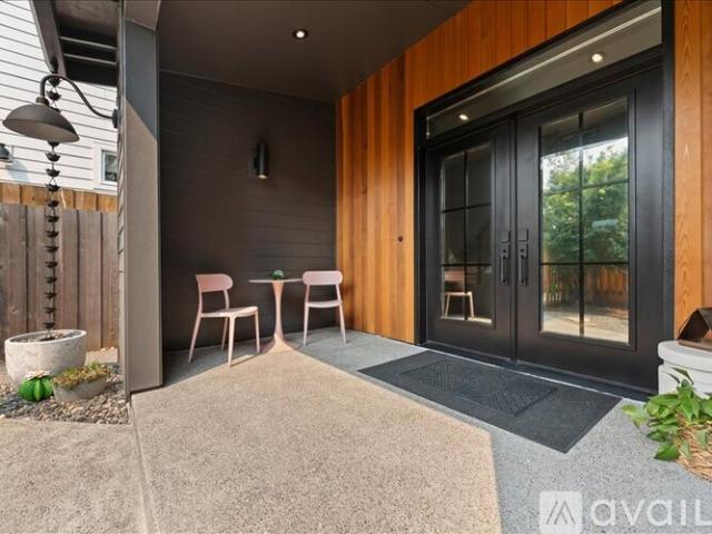2 BR, 2 BA Apartment 7314 Southeast 69th Avenue, Portland, OR 97206