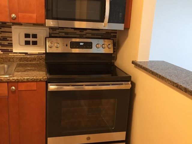 2 BR, 2 BA Apartment 7337 South South Shore Drive, Unit 919, Chicago, IL 60649