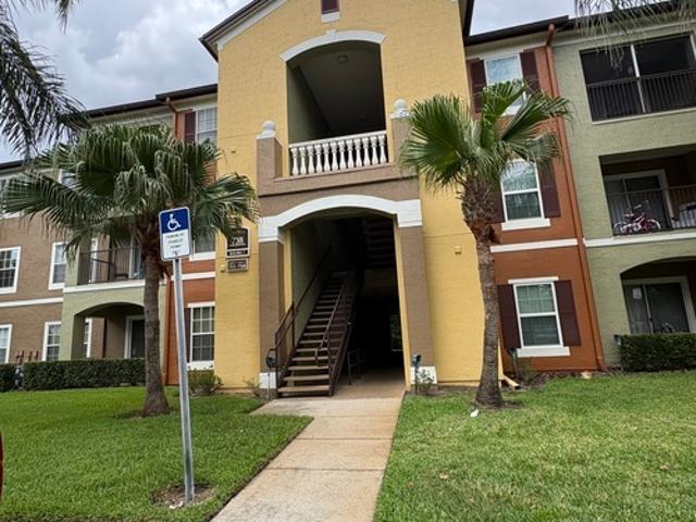 2 BR, 2 BA Apartment 738 Crest Pines Drive, Unit 716, Orlando, FL 32828