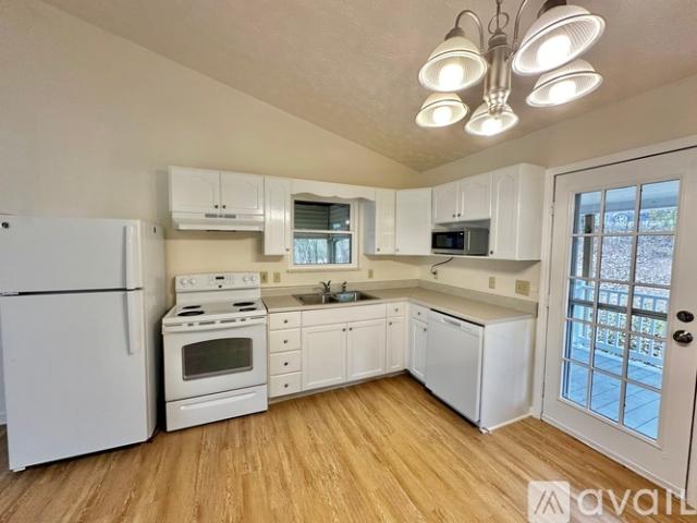 2 BR, 2 BA Apartment 841 Sylvia Ln, Sevierville, TN 37876