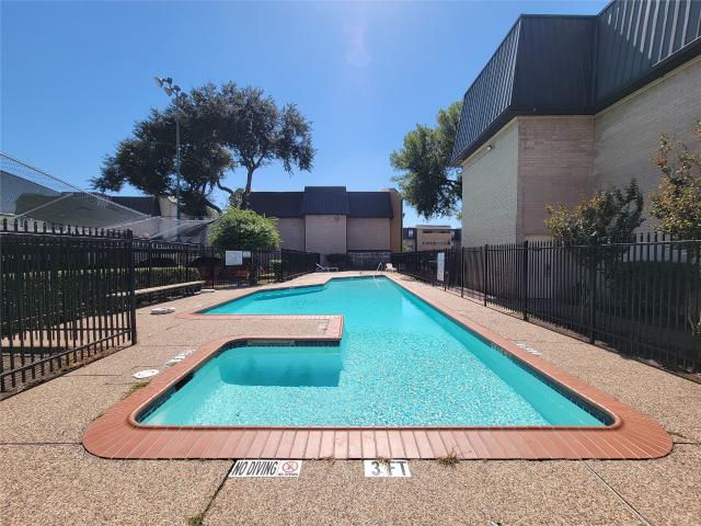 2 BR, 2 BA Apartment 8435 Hearth Drive, Houston, TX 77054