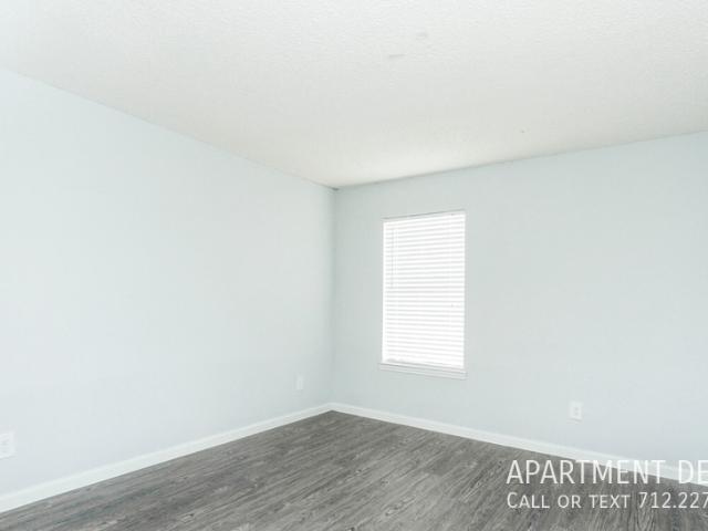 2 BR, 2 BA Apartment 844 Greens RdÂ, Houston, TX 77060