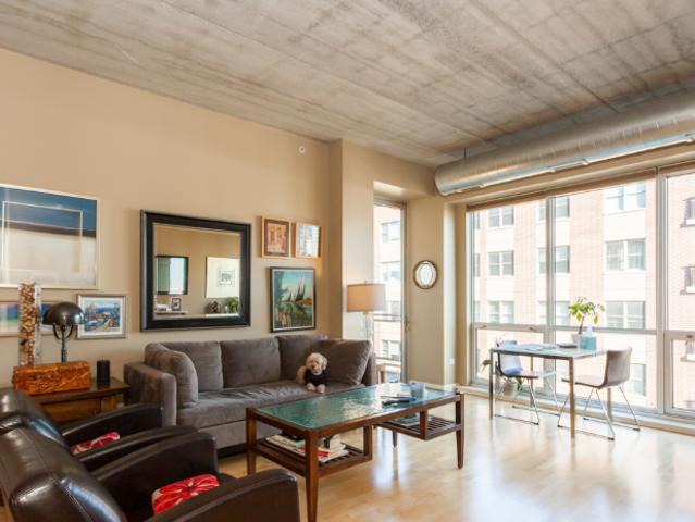 2 BR, 2 BA Apartment 845 North Kingsbury, Chicago, IL 60610