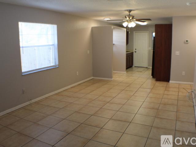 2 BR, 2 BA Apartment 857 Lyndhurst St, Unit D, Dunedin, FL 34698