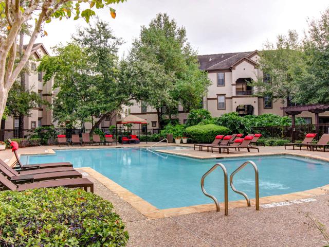 2 BR, 2 BA Apartment 8585 Woodway Drive Unit 0513, Houston, TX 77063