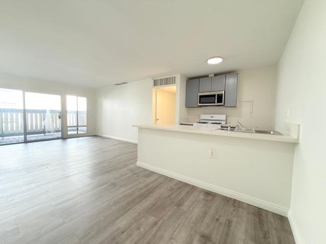 2 BR, 2 BA Apartment 8601 International Ave Canoga Park, CA 91304