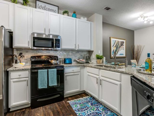 2 BR, 2 BA Apartment 8616 Gate Pkwy W Unit 5106, Jacksonville, FL 32216