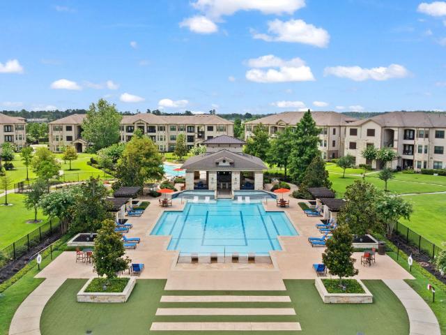 2 BR, 2 BA Apartment 8627 Hufsmith Rd Unit 01021, Tomball, TX 77375