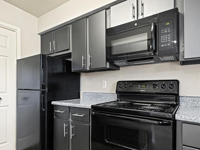 2 BR, 2 BA Apartment 8651 Meadowbrook Boulevard Unit 2708, Fort Worth, TX 76120