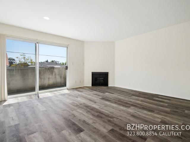 2 BR, 2 BA Apartment 870 Crenshaw Blvd, Los Angeles, CA 90005