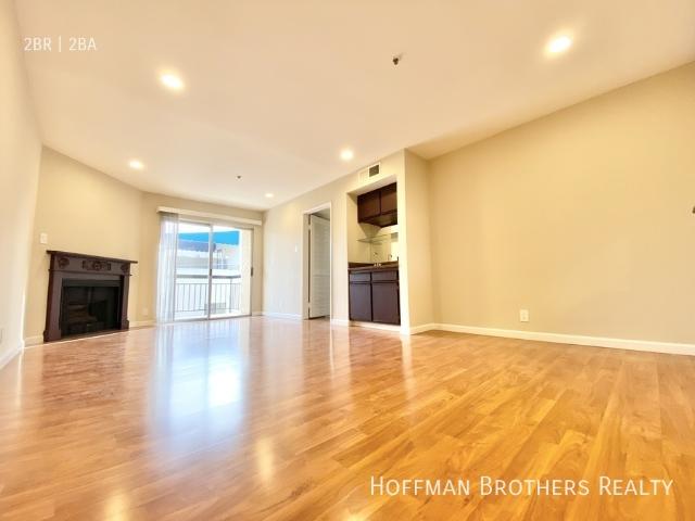 2 BR, 2 BA Apartment 8722 Burton Way, Los Angeles, CA 90048