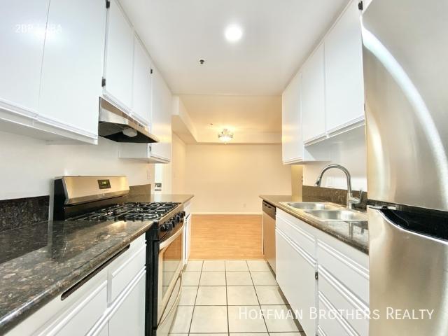 2 BR, 2 BA Apartment 8722 Burton Way, Los Angeles, CA 90048