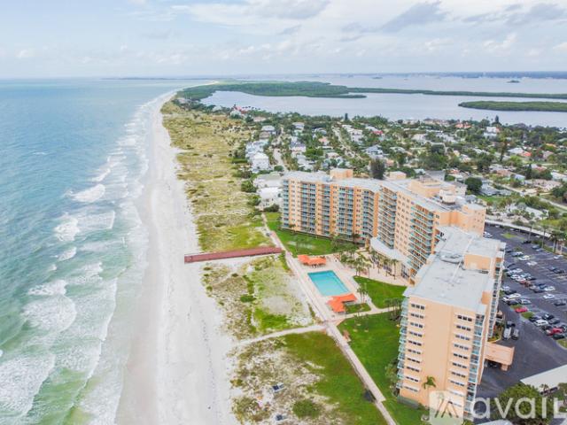 2 BR, 2 BA Apartment 880 Mandalay Avenue, Unit C1203, Clearwater, FL 33767