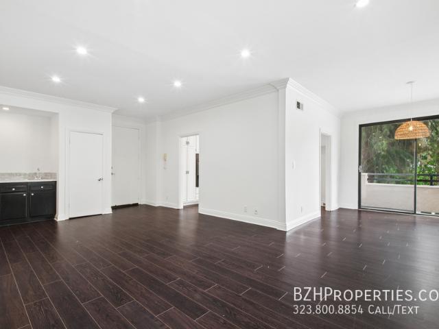 2 BR, 2 BA Apartment 8865 Alden Dr, Los Angeles, CA 90048
