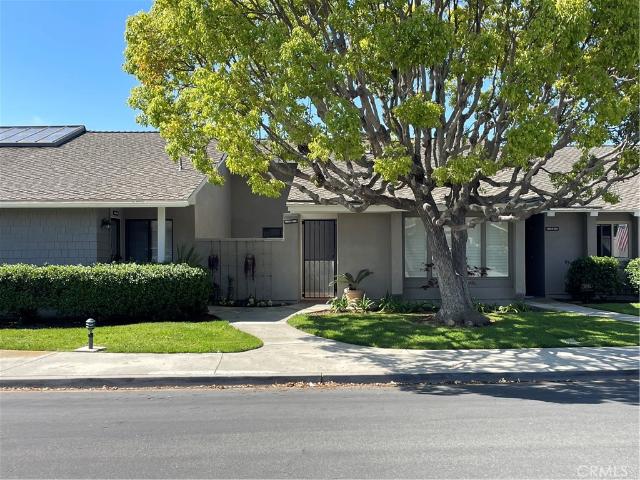 2 BR, 2 BA Apartment 8866 Tulare Drive, Huntington Beach, CA 92646