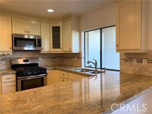 2 BR, 2 BA Apartment 8877 c 214 Lauderdale Ct, Huntington Beach, CA 92646