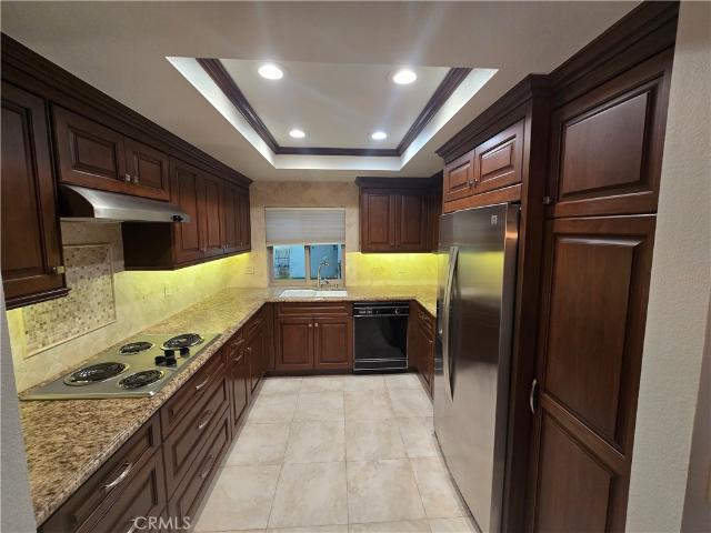 2 BR, 2 BA Apartment 8933 Biscayne Court, Huntington Beach, CA 92646