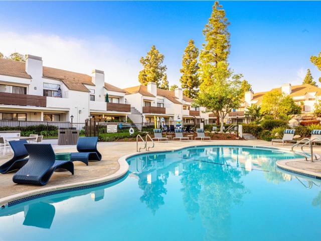 2 BR, 2 BA Apartment 8945 Riverbend Drive Unit 04 050, Huntington Beach, CA 92647