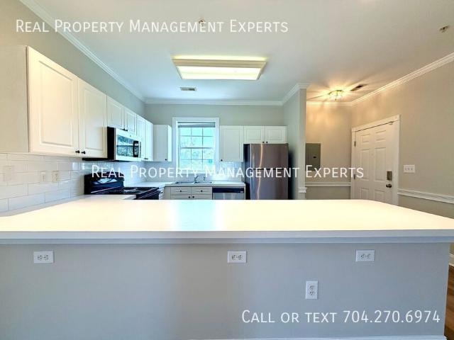 2 BR, 2 BA Apartment 8969 Meadow Vista Rd, Charlotte, NC 28213