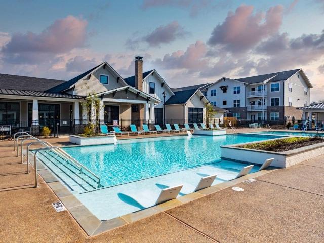 2 BR, 2 BA Apartment 8993 Crestwyn Hills Drive Unit 07 204, Memphis, TN 38125