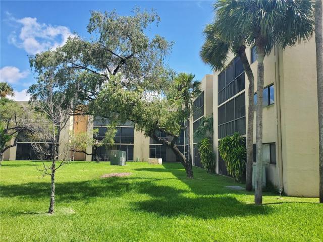 2 BR, 2 BA Apartment 8015 Southwest 107th Ave, Miami, FL 33173