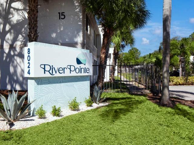 2 BR, 2 BA Apartment 8024 Hidden River Drive Unit 4832B, Tampa, FL 33617