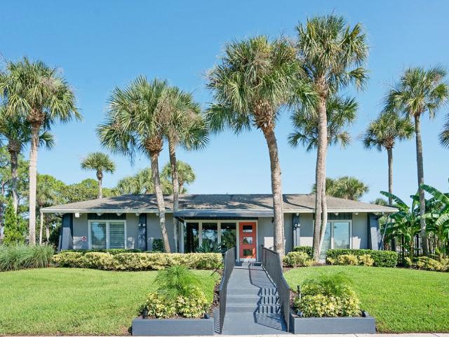 2 BR, 2 BA Apartment 8025 Baymeadows Circle East Unit 1502, Jacksonville, FL 32256