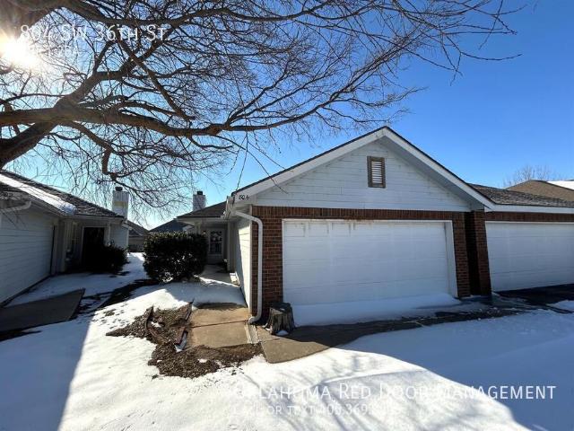2 BR, 2 BA Apartment 804 SW 36th St Moore, OK 73160