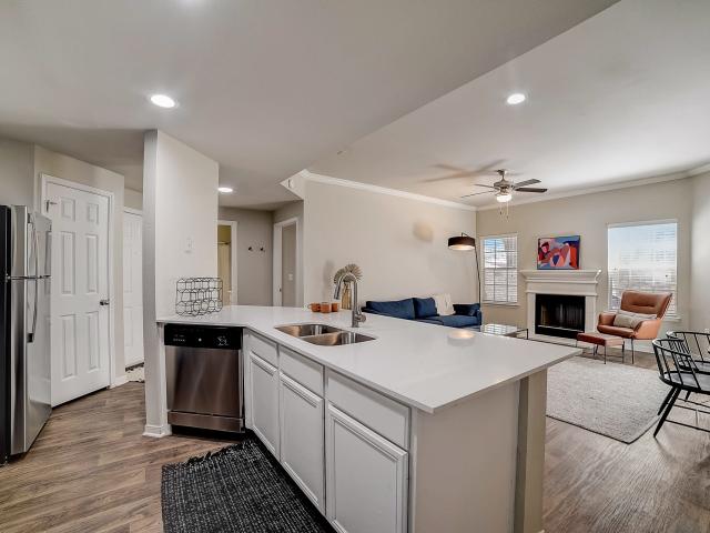 2 BR, 2 BA Apartment 8050 Oakdell Way Unit 1005, San Antonio, TX 78240