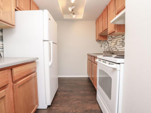 2 BR, 2 BA Apartment 809 North Dexter Street, Denver, CO 80220