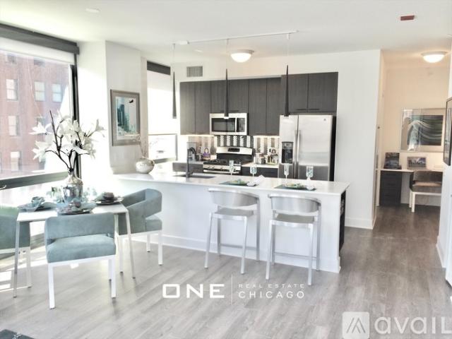 2 BR, 2 BA Apartment 80 E Lake St, Unit 2, Chicago, IL 60601