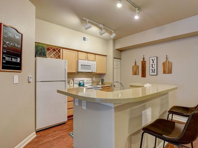 2 BR, 2 BA Apartment 8101 Shin Oak Drive Unit 8214, San Antonio, TX 78233