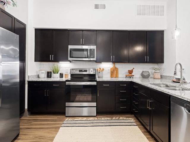 2 BR, 2 BA Apartment 810 Tally Blvd Unit 9204, Justin, TX 76247