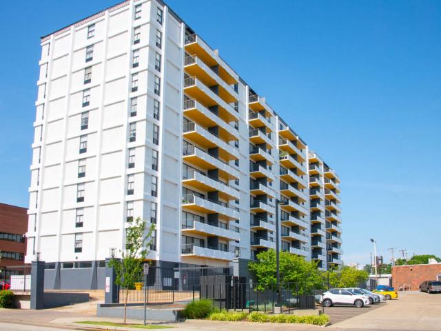 2 BR, 2 BA Apartment 810 Washington Avenue Unit 0819, Memphis, TN 38105