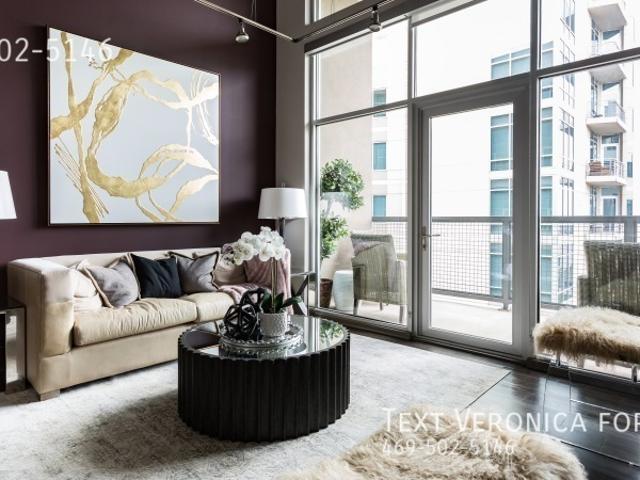 2 BR, 2 BA Apartment 8110 Park Ln, Dallas, TX 75231