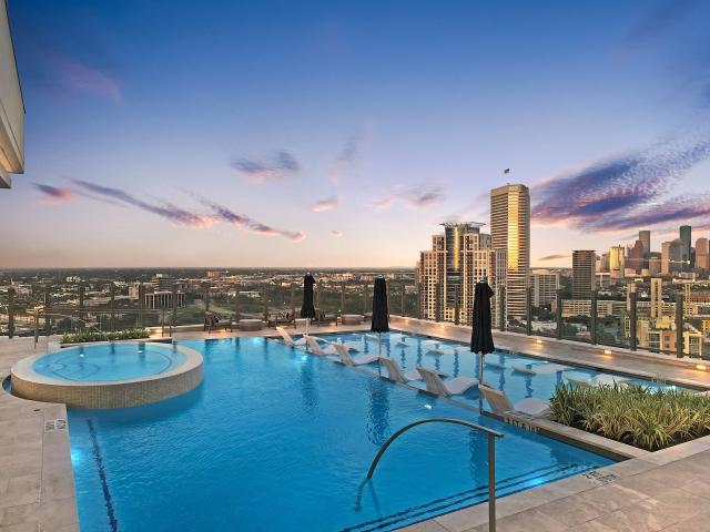 2 BR, 2 BA Apartment 811 Buffalo Park Drive Unit 2107, Houston, TX 77019