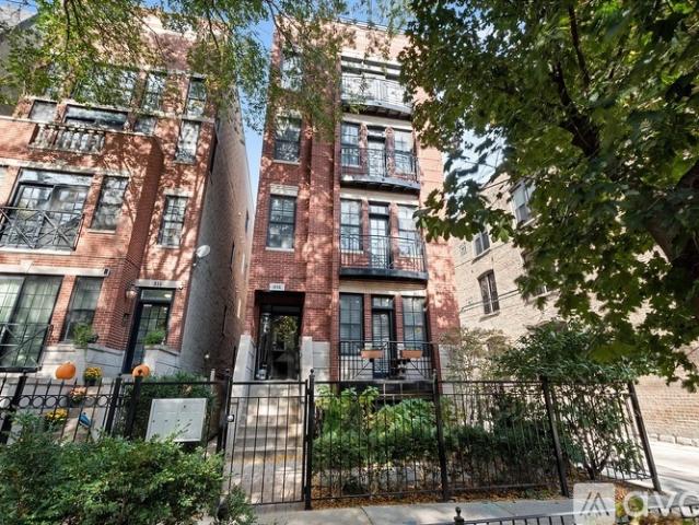 2 BR, 2 BA Apartment 814 West Buckingham Place, Unit 4, Chicago, IL 60657