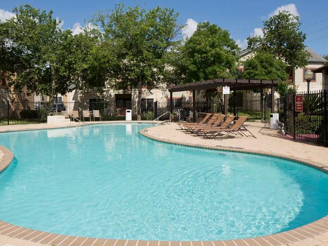 2 BR, 2 BA Apartment 815 W Slaughter Ln Unit 414, Austin, TX 78748