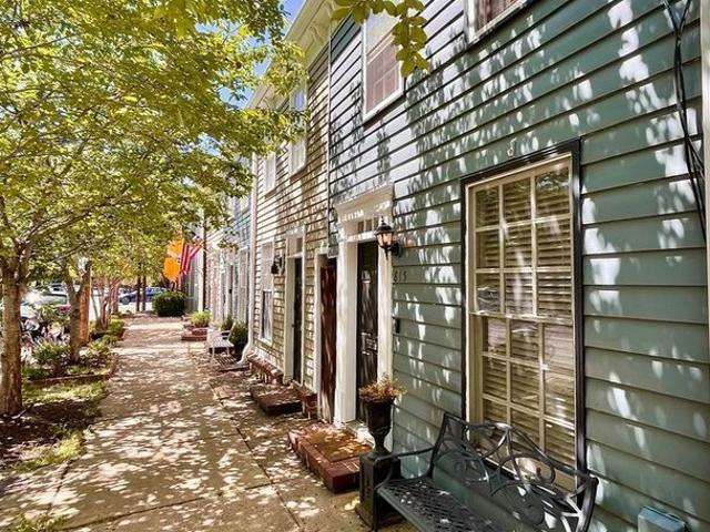 2 BR, 2 BA Apartment 815 Oronoco St, Alexandria, VA 22314