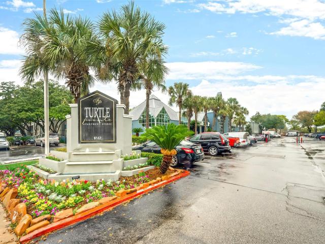 2 BR, 2 BA Apartment 8162 Richmond Avenue, Houston, TX 77063