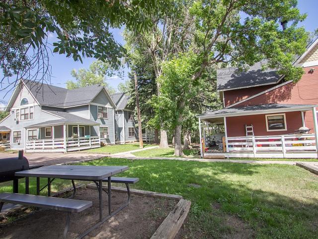 2 BR, 2 BA Apartment 819 E San Miguel St, Colorado Springs, CO 80903